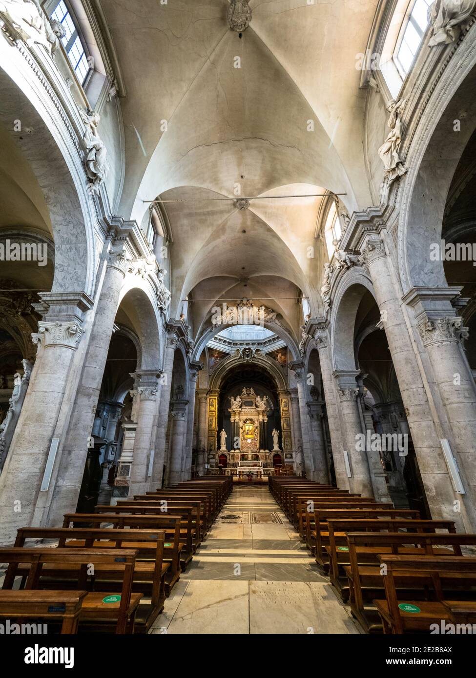 Central nave santa maria hi-res stock photography and images - Alamy