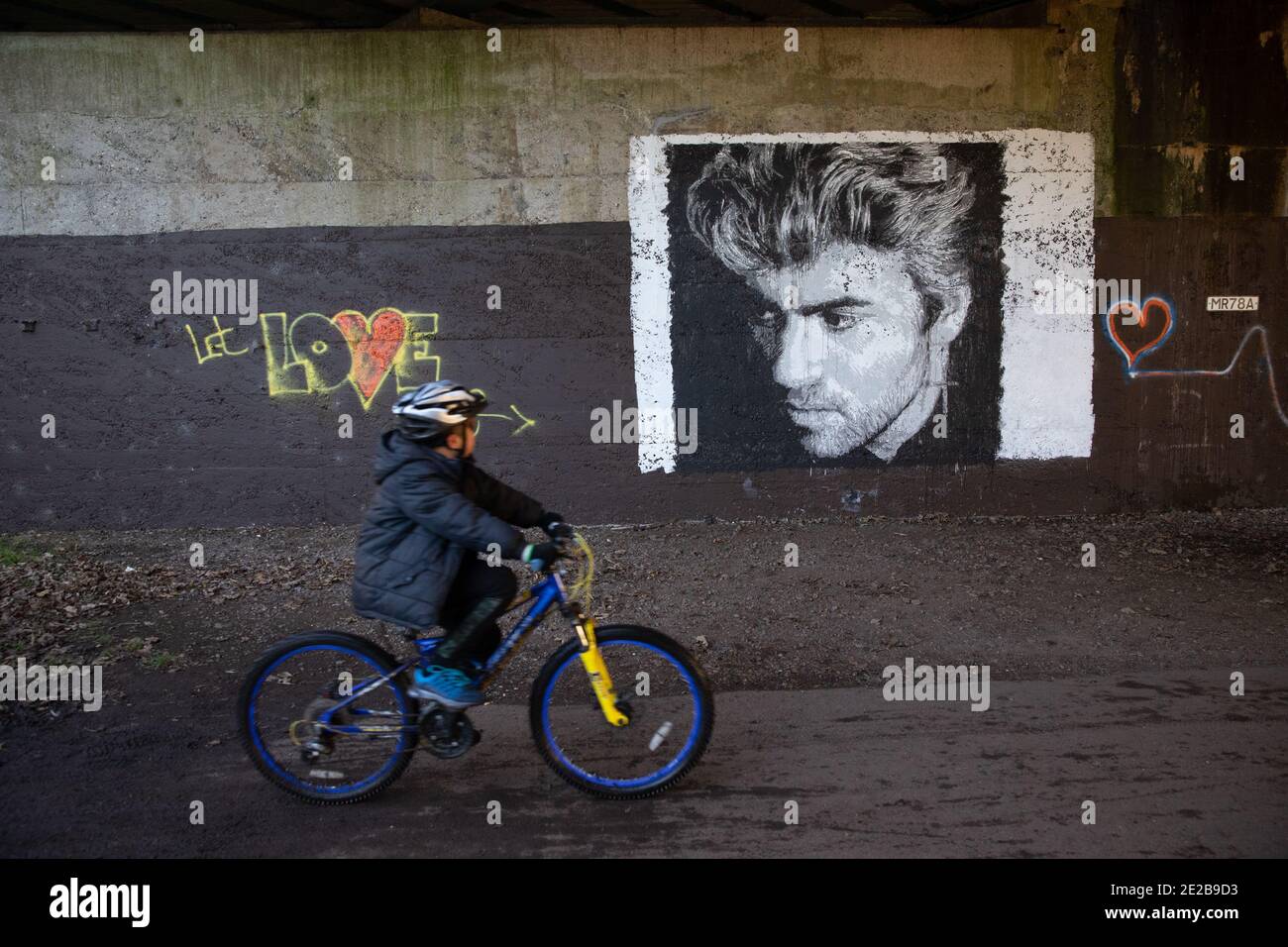 George michael singer hi-res stock photography and images - Alamy