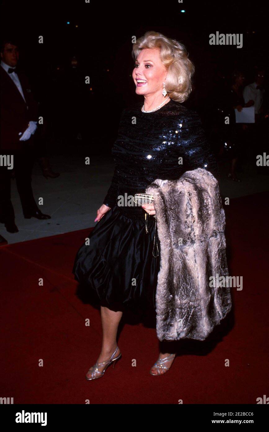 Zsa Zsa Gabor 1987 Credit: Ralph Dominguez/MediaPunch Stock Photo - Alamy