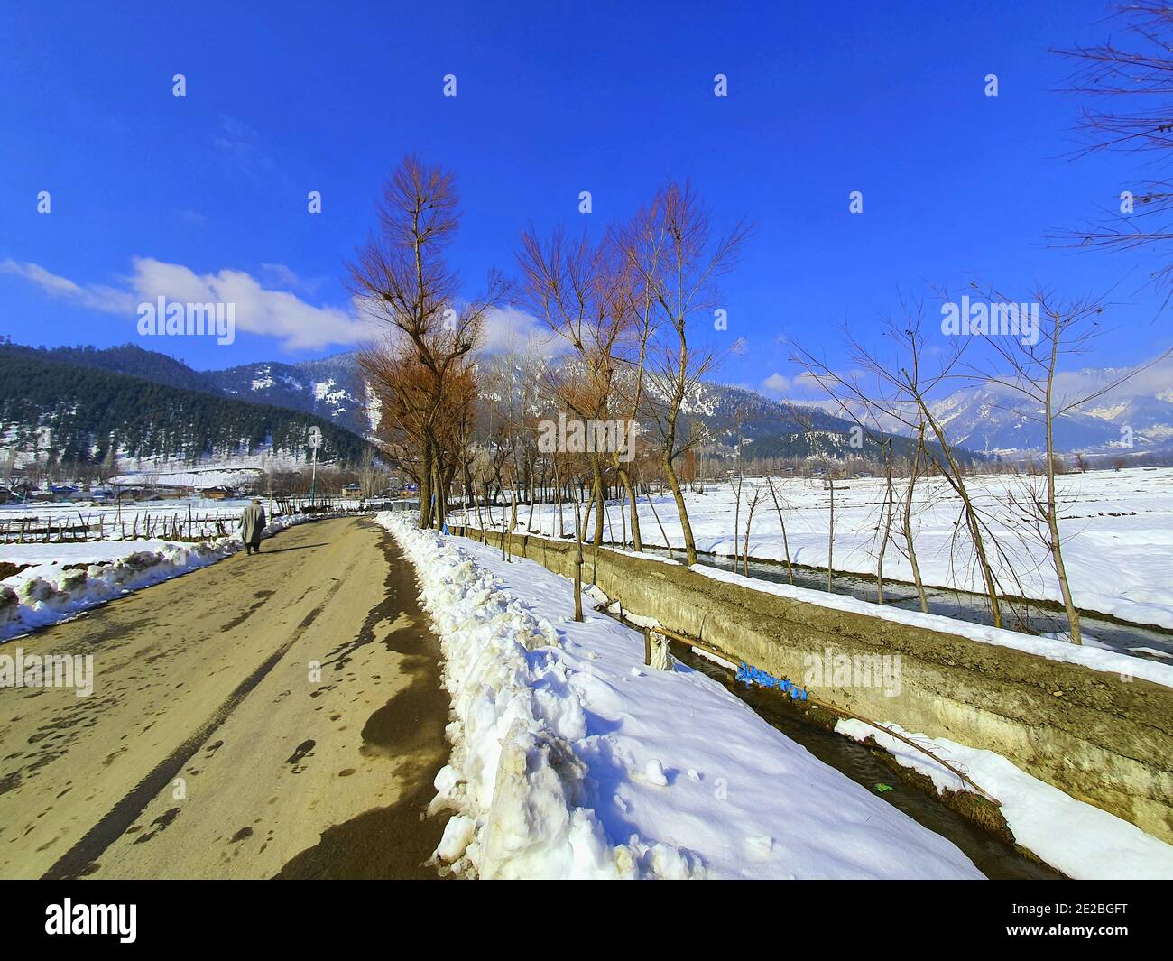 Snow fall in Jammu and Kashmir is common from December to February ...