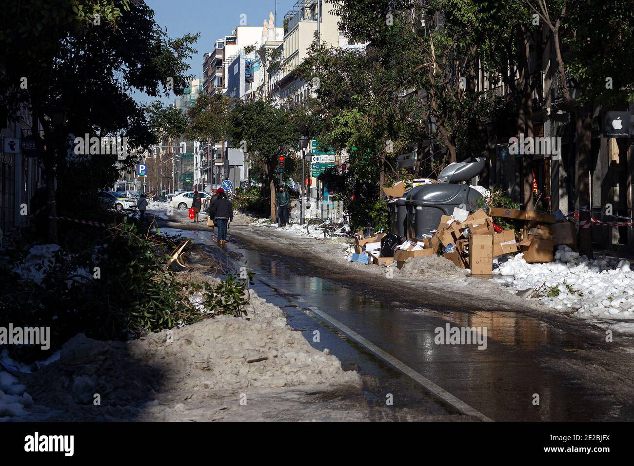 Accumulated garbage hi-res stock photography and images - Alamy