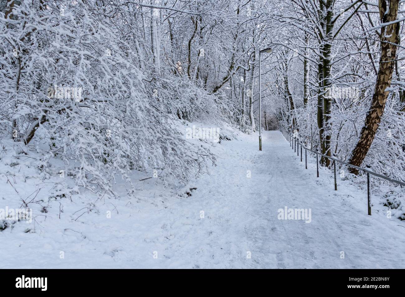English snow scene hi-res stock photography and images - Alamy