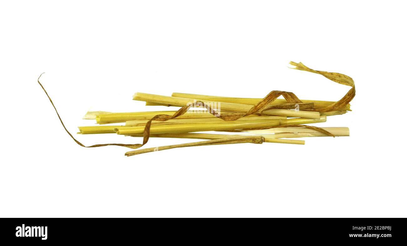 Pile straw isolated on white background. Straw texture Stock Photo - Alamy