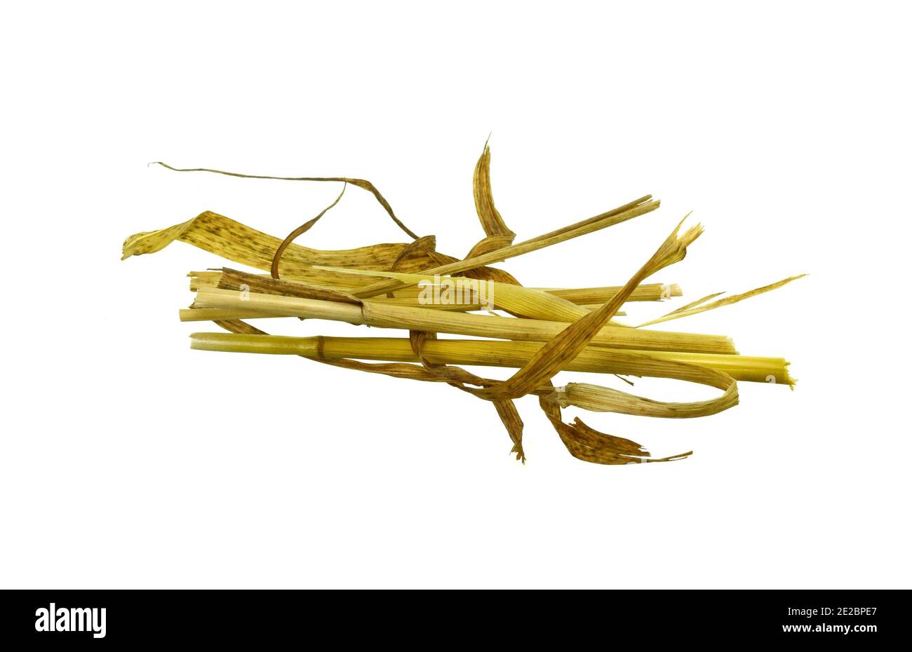 Pile straw isolated on white background. Straw texture Stock Photo - Alamy