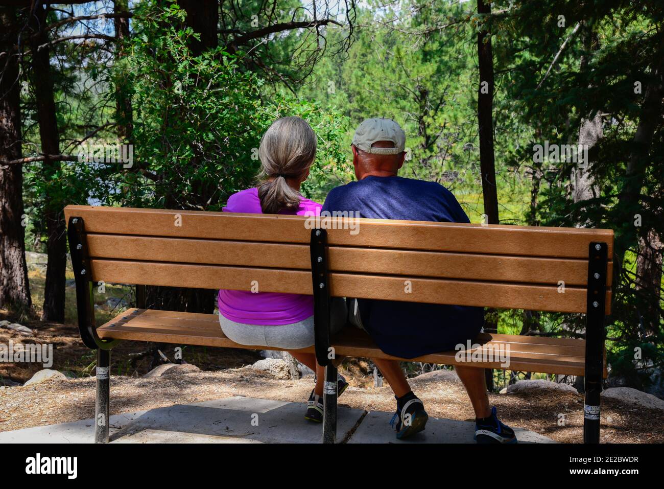 Bench conversation hi-res stock photography and images - Alamy