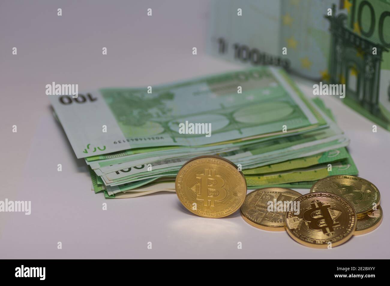 100 vector hi-res stock photography and images - Alamy