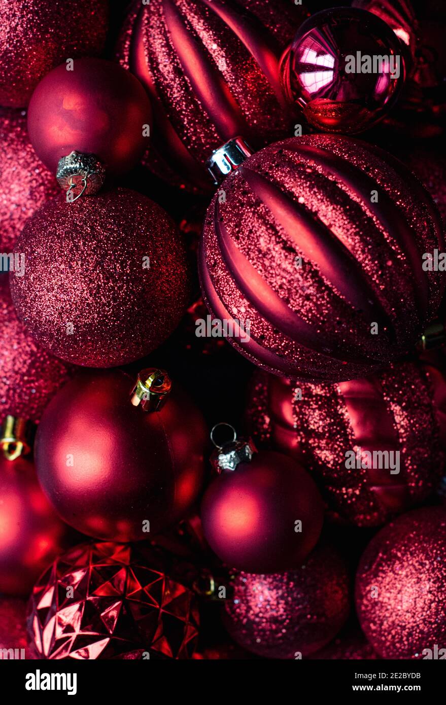 Sparkly red ball ornament hi-res stock photography and images - Alamy