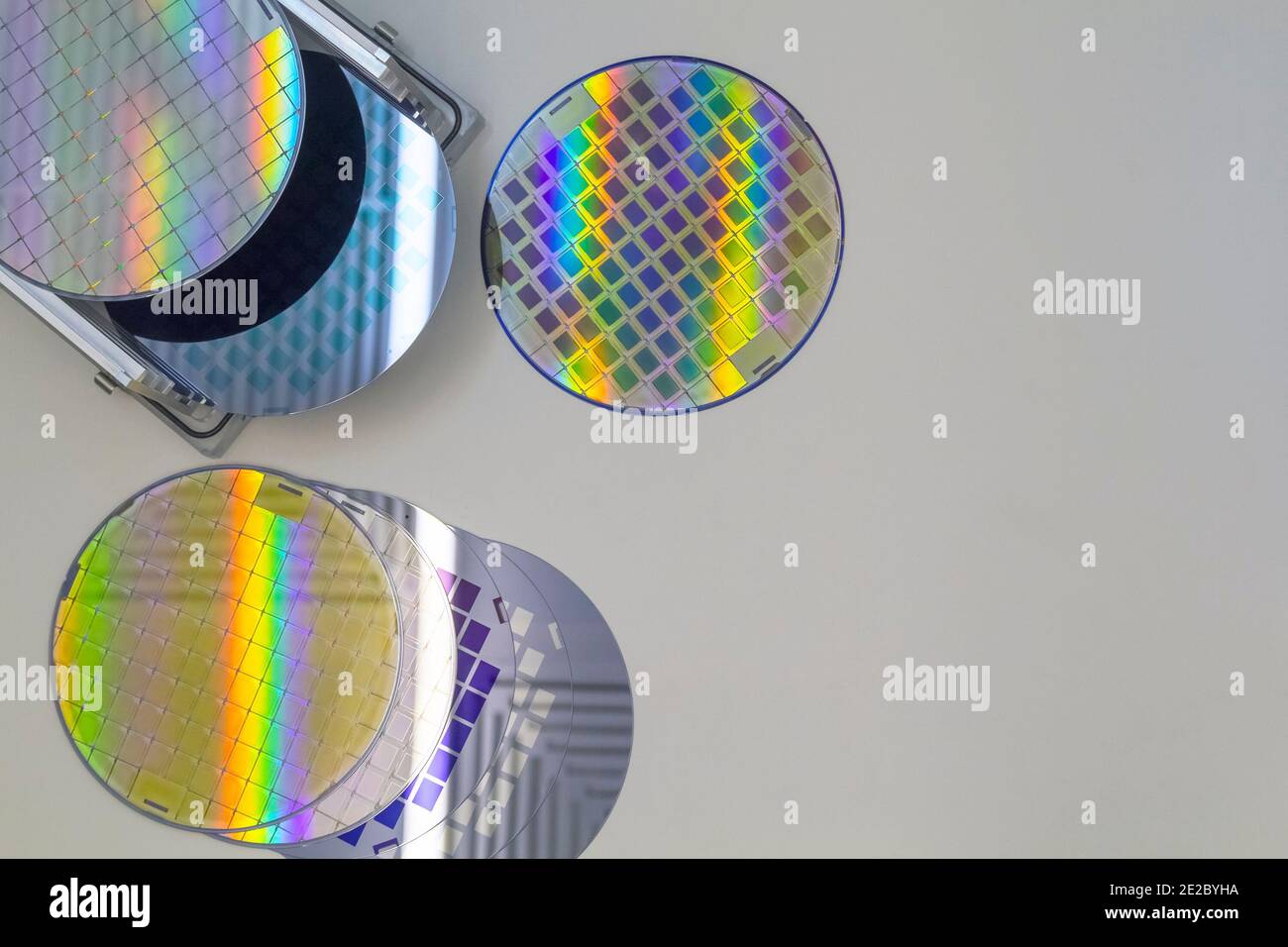 Polysilicon, silicon wafer production hi-res stock photography and ...