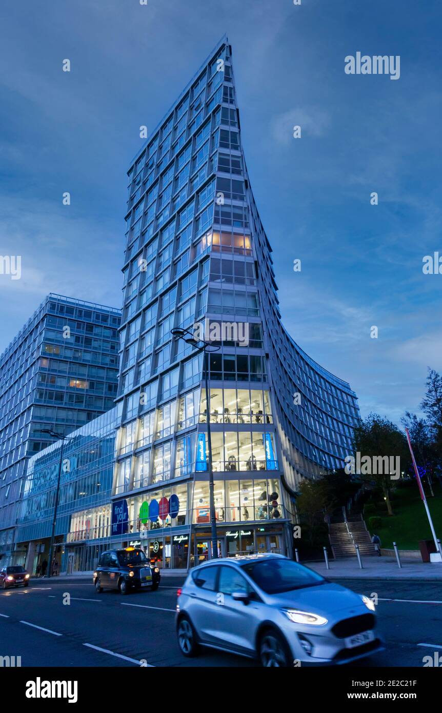 Strand street hi-res stock photography and images - Alamy