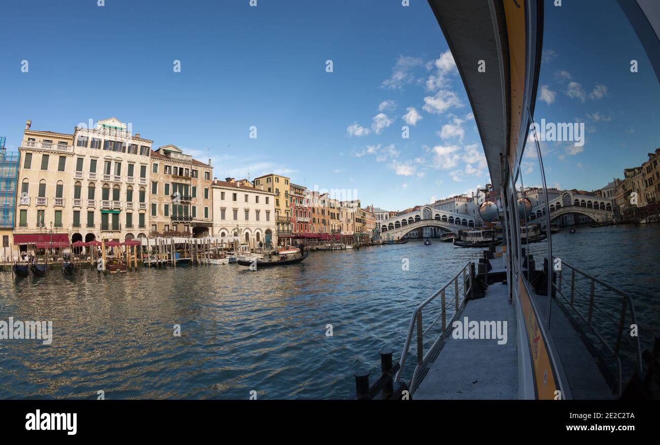 Panoramic view of famous Rialto Bridge in Venice, Italy Stock Photo - Alamy