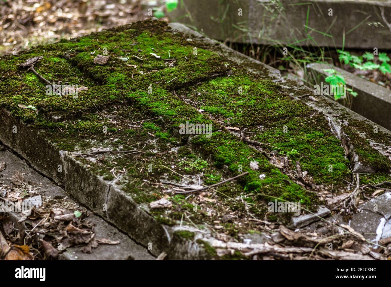 High angle tombstone cross hi-res stock photography and images - Alamy