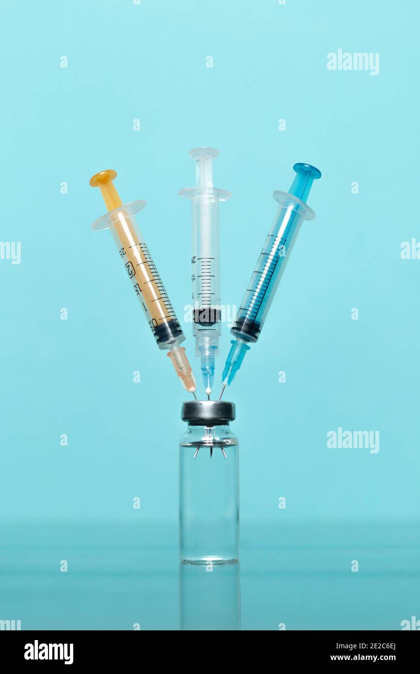 Injection syringes hi-res stock photography and images - Alamy