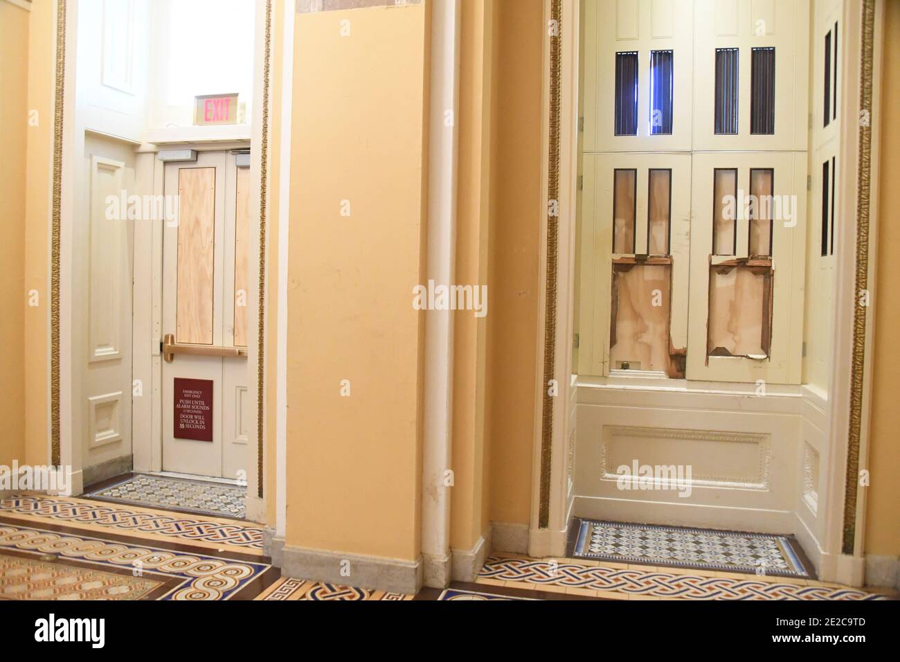 2021 u s capitol riots hi-res stock photography and images - Alamy