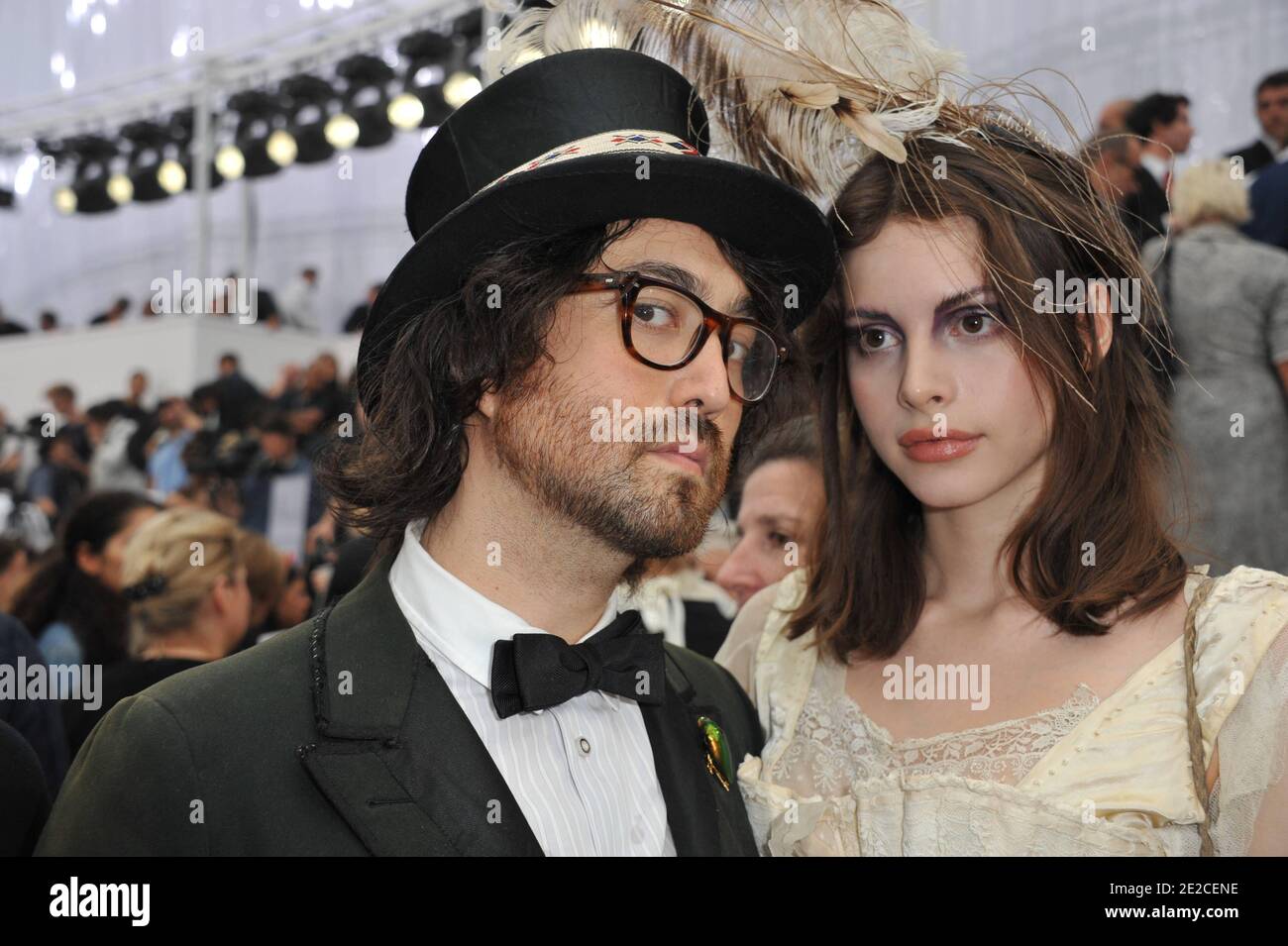 Sean lennon girlfriend charlotte kemp hi-res stock photography and ...
