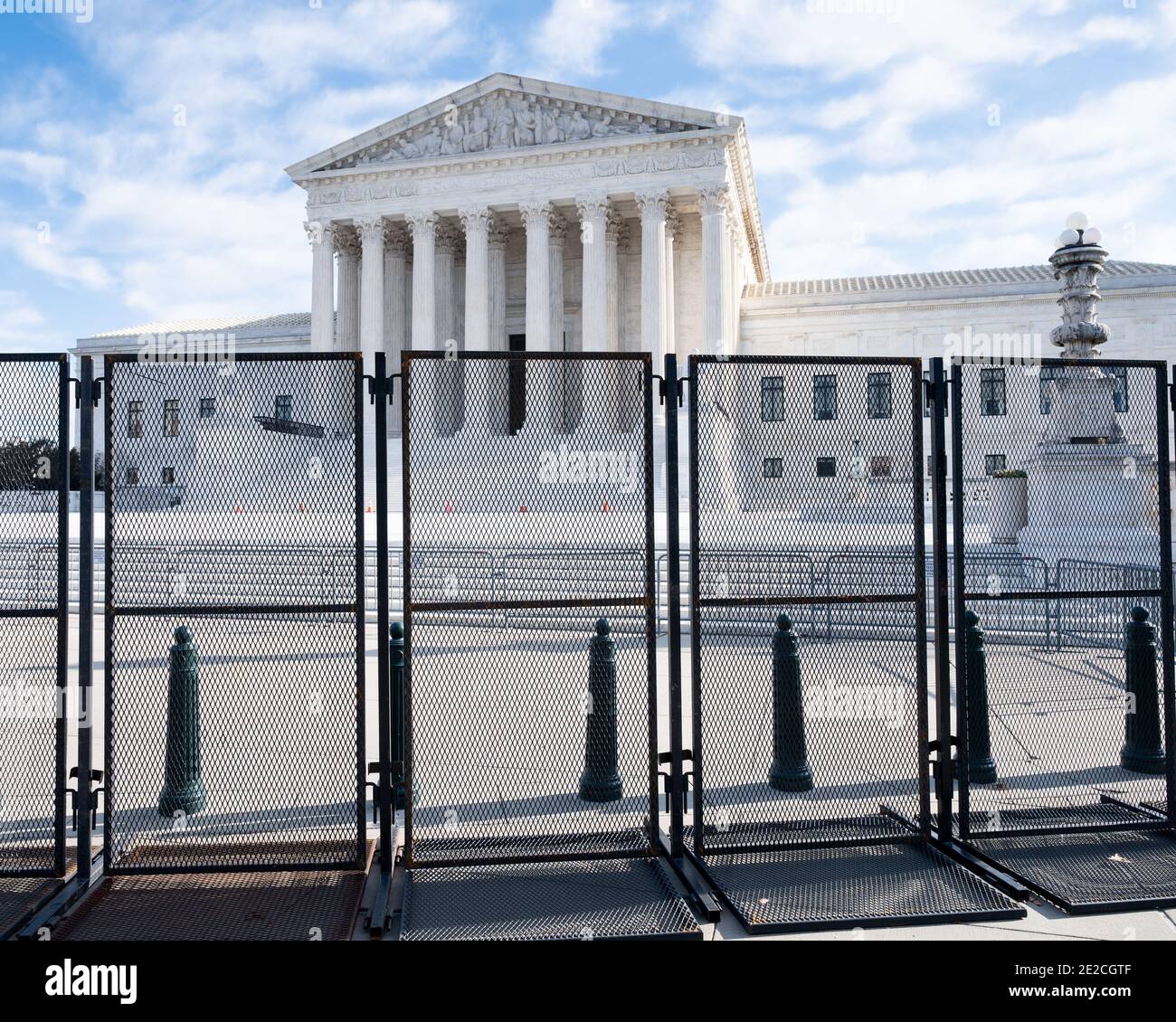 Scalable fencing hi-res stock photography and images - Alamy