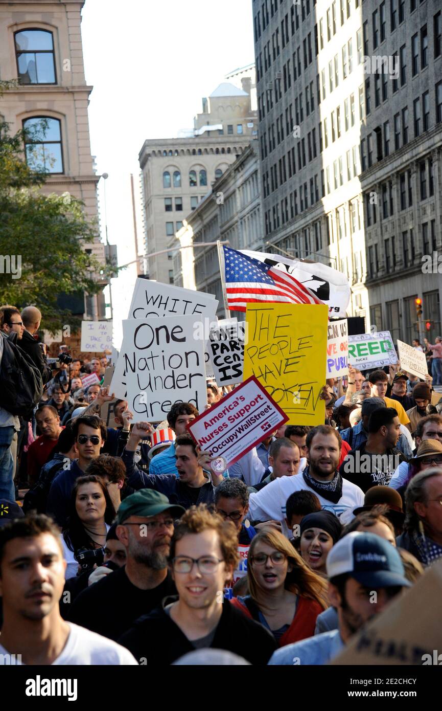 Demonstrators with 'Occupy Wall Street' end their third week of ...