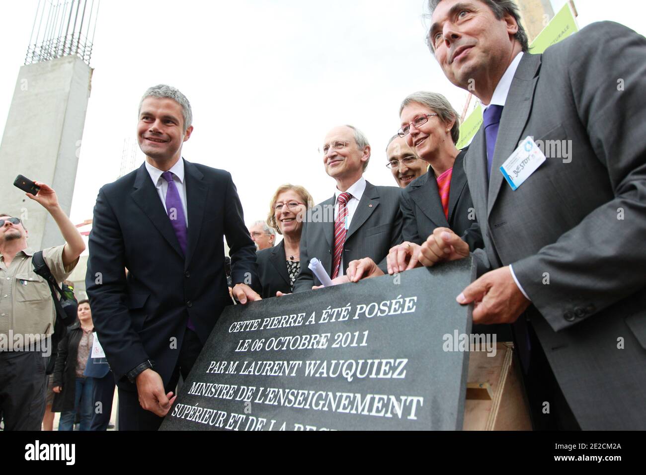 Nouveau scientifique hi-res stock photography and images - Alamy