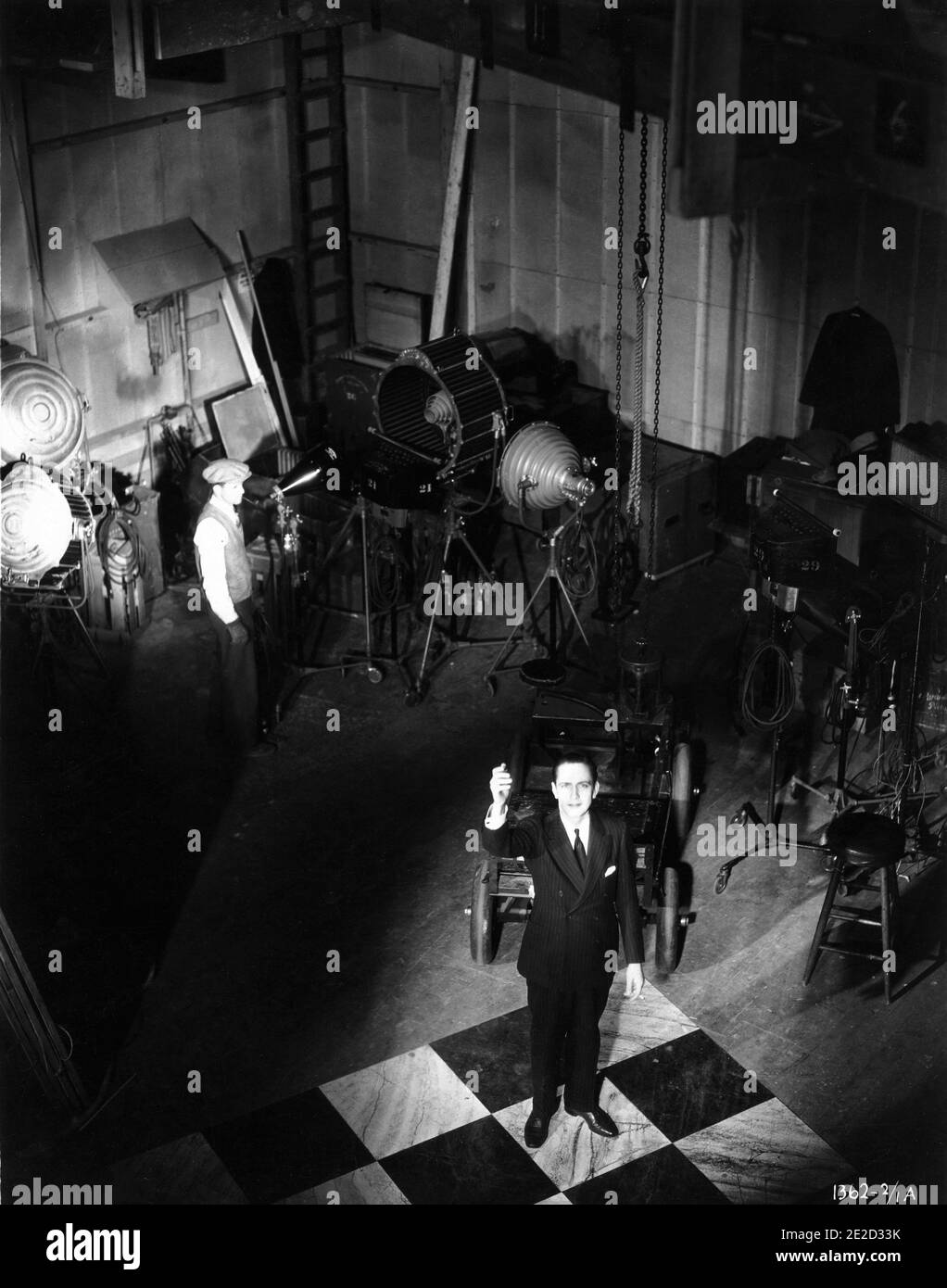 Paramount studios stage hi-res stock photography and images - Alamy