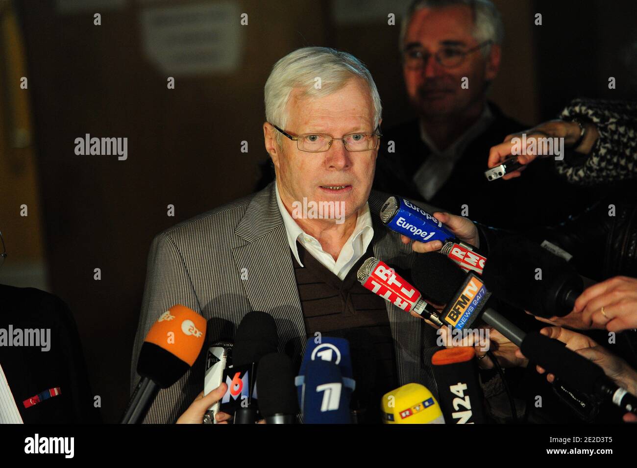 Frenchman Andre Bamberski answers the media as he leaves the Palais de ...