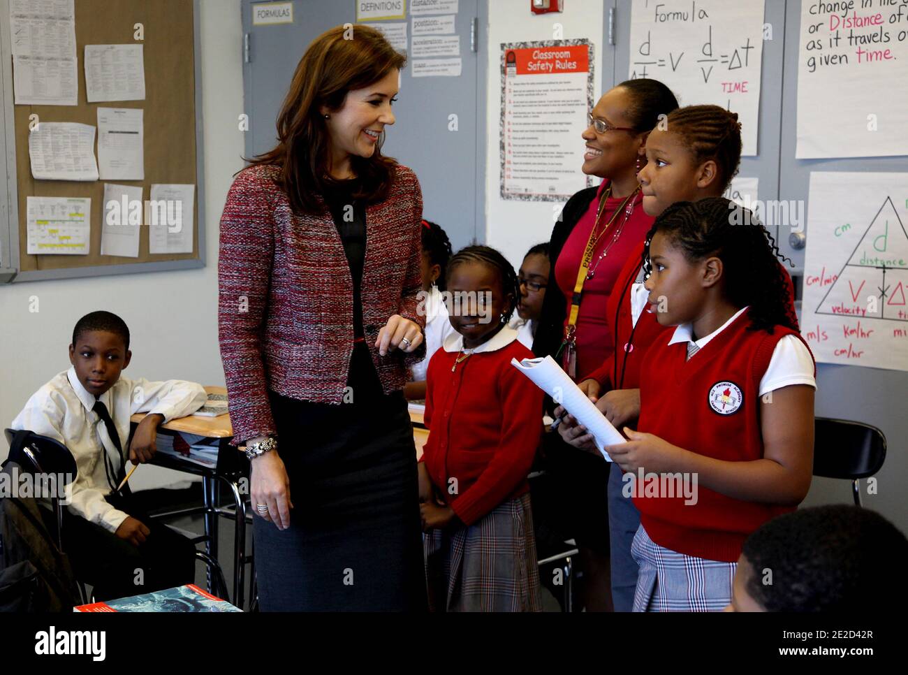 Harlem childrens zone promise academy hi-res stock photography and ...