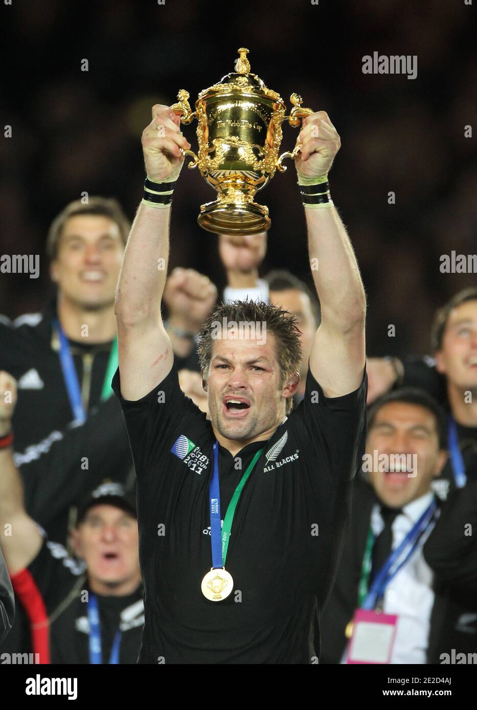 Captain Richie McCaw celebrates as New Zealand All-Blacks defeats ...