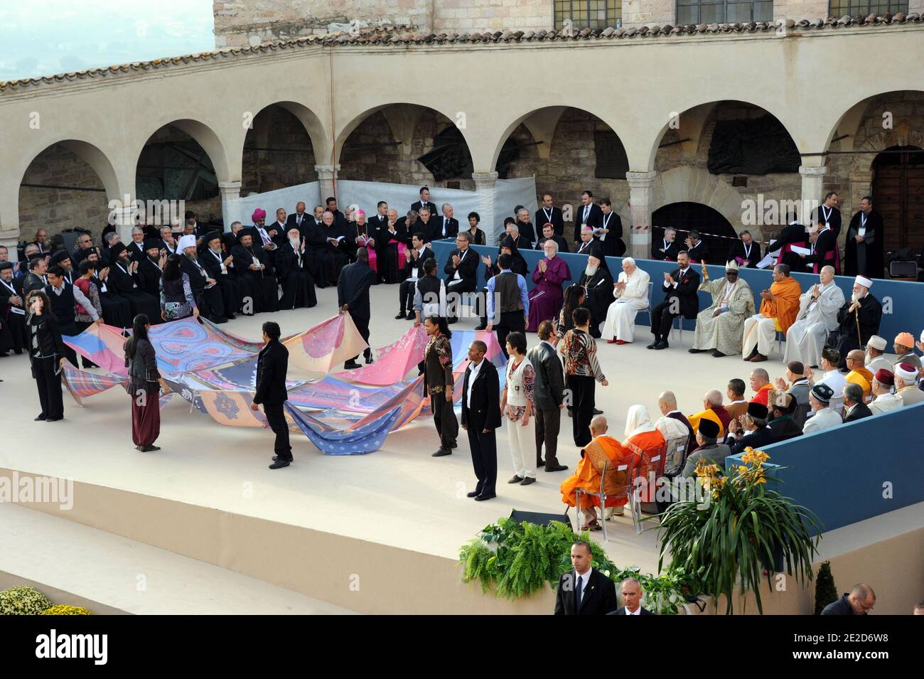 Assisi prayer meeting john paul ii hi-res stock photography and images ...