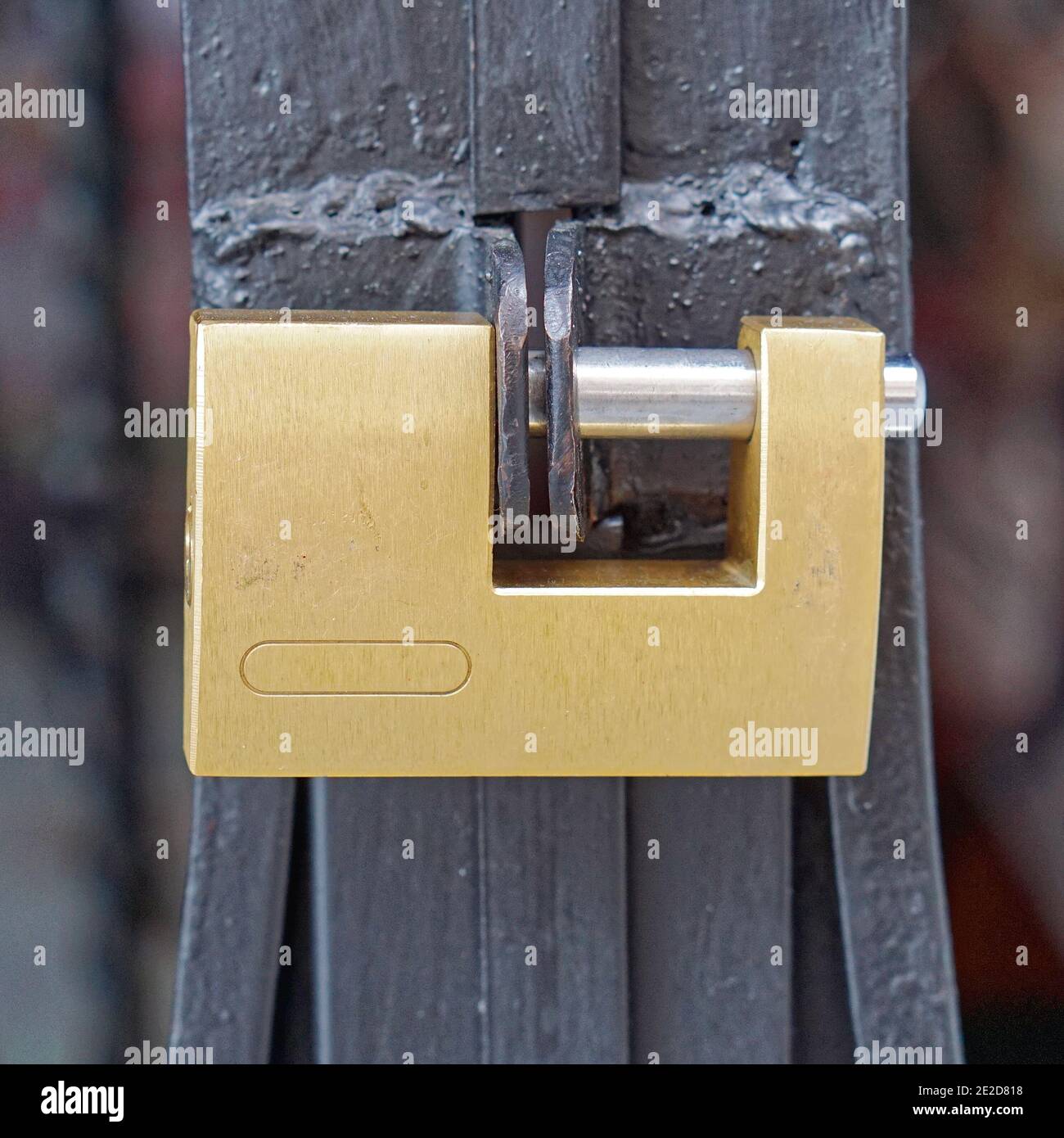 Heavy padlock hi-res stock photography and images - Alamy