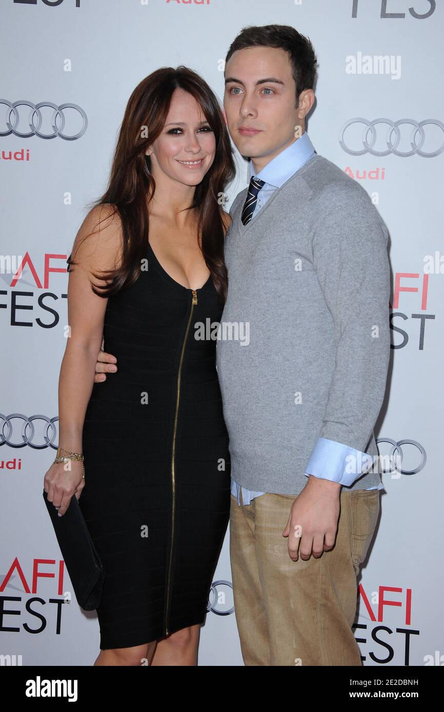 Jennifer Love Hewitt arrives at the 'J. Edgar' opening night gala ...