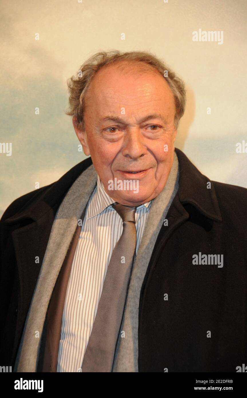 Michel Rocard attending the premiere of 'L'ordre et la morale' held at ...