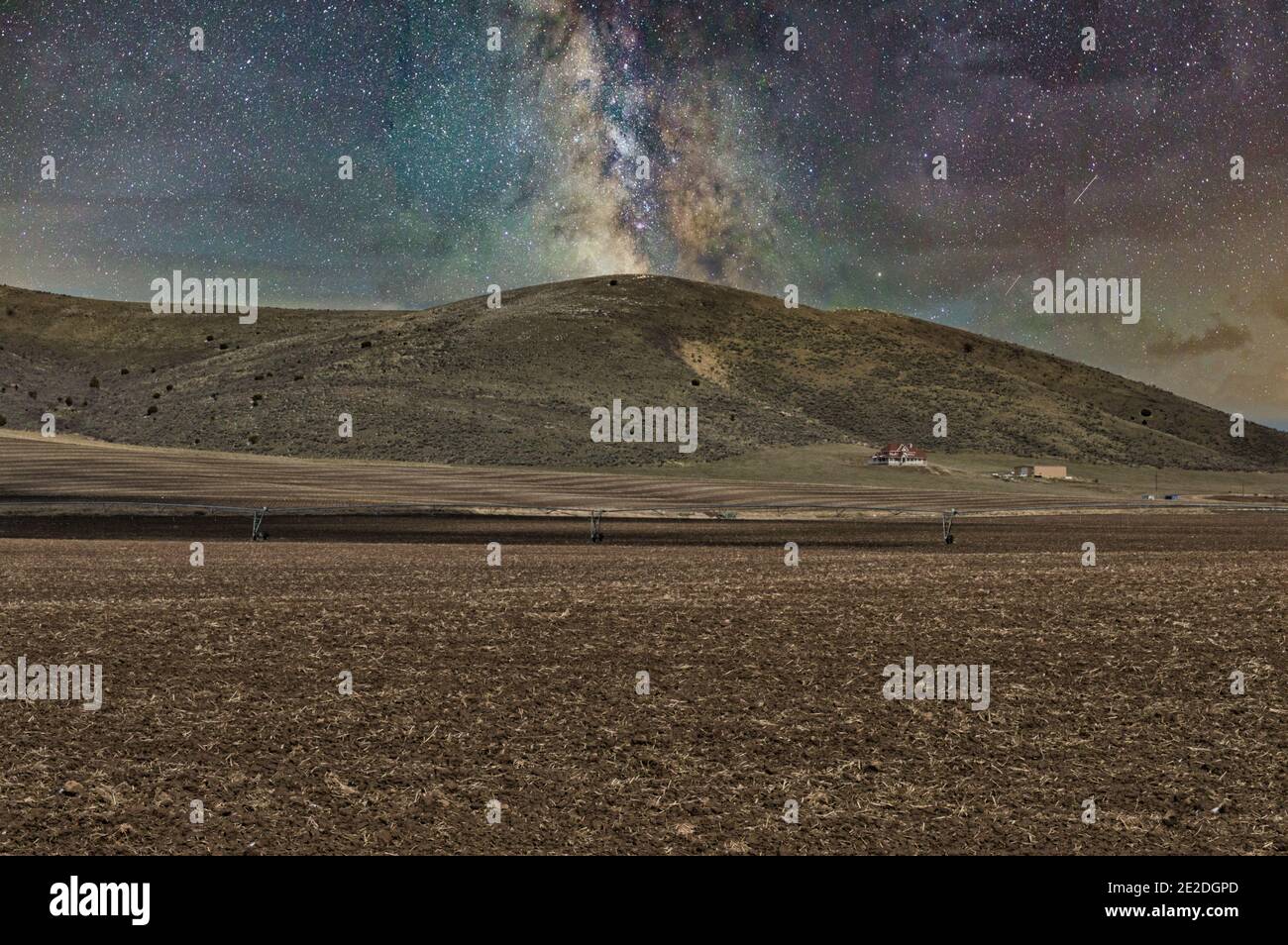 Mesmerizing starry sky over the country rural landscape Stock Photo - Alamy