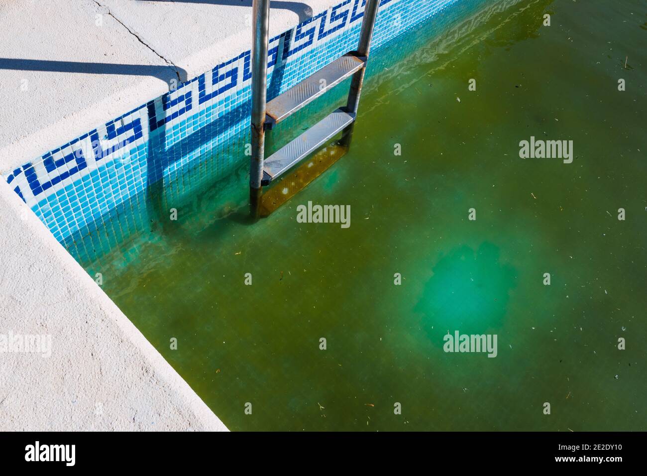 Disused Outdoor Swimming Pool High Resolution Stock Photography and ...