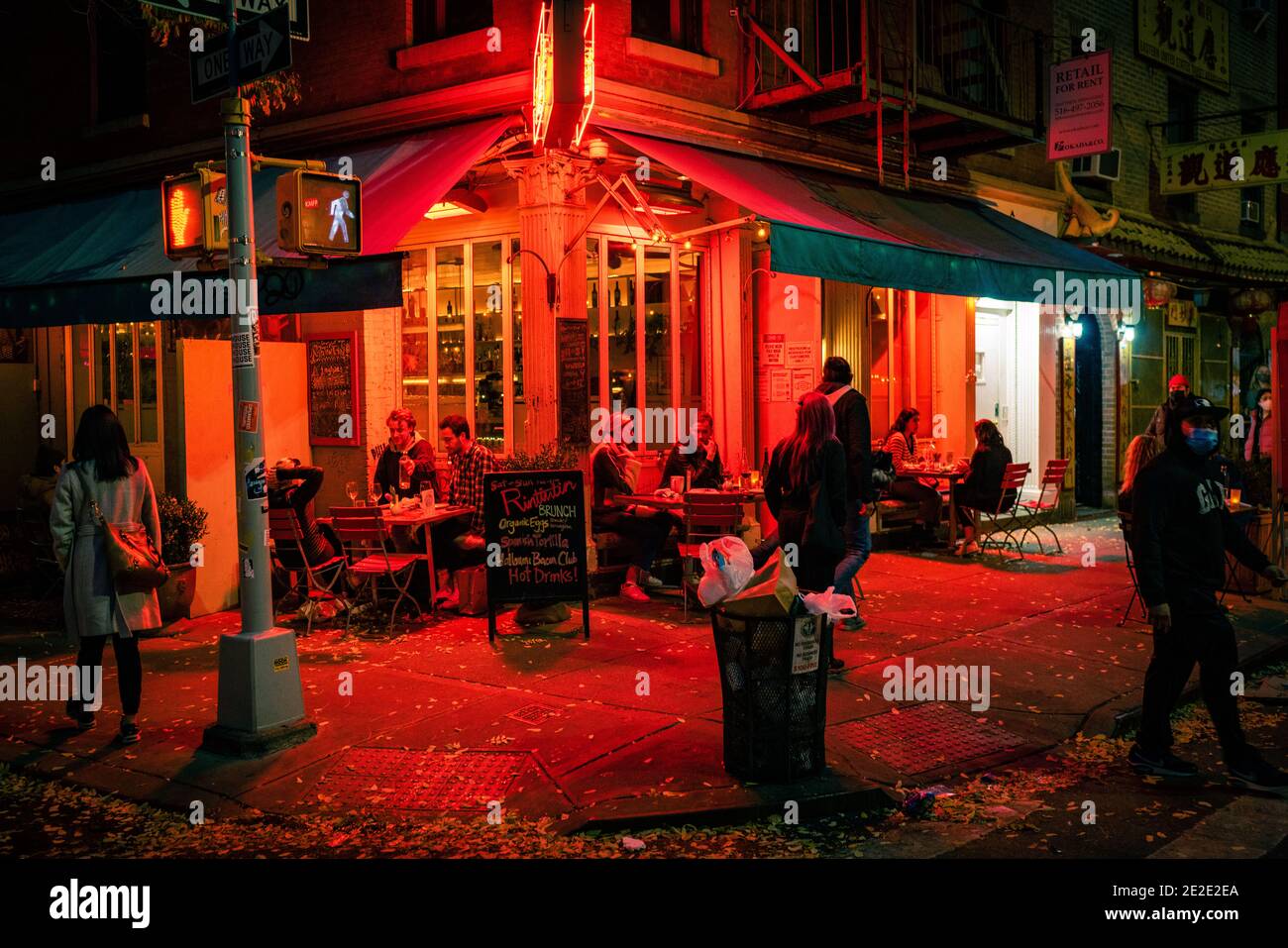 Outdoor eating soho new york hi-res stock photography and images - Alamy