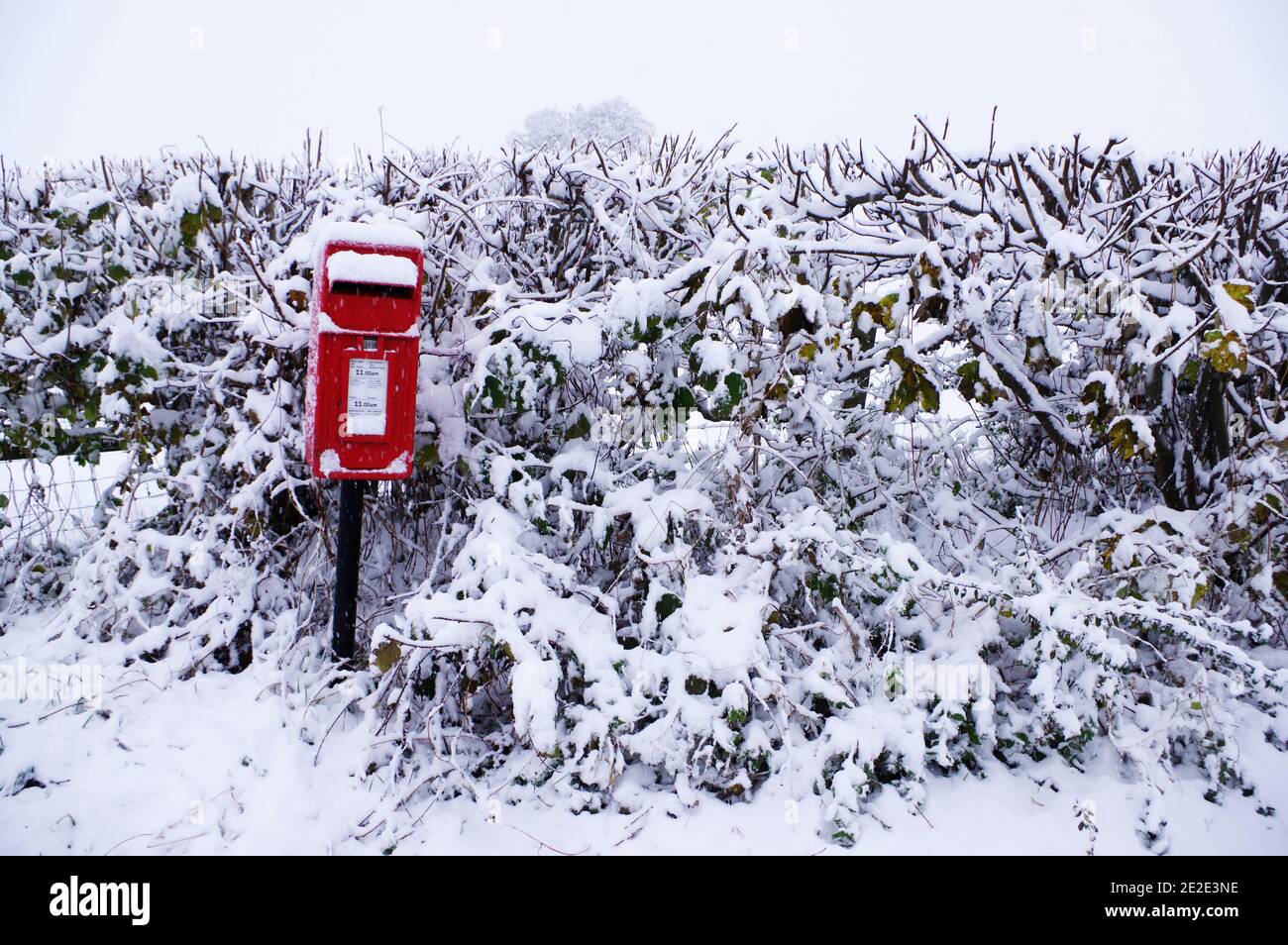 Rural post box hi-res stock photography and images - Alamy