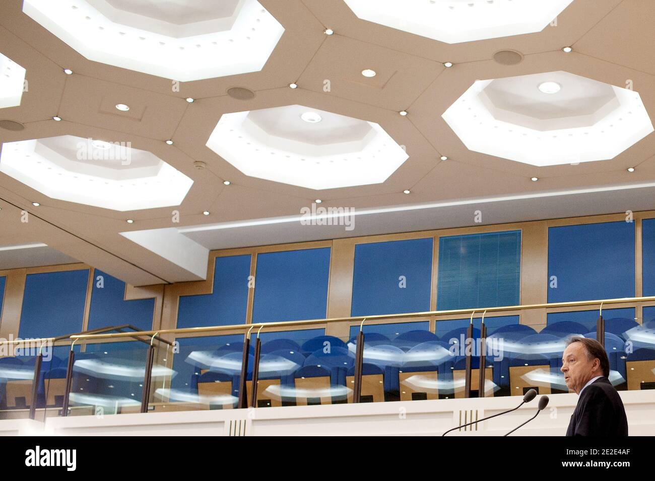 Socialit party hi-res stock photography and images - Alamy