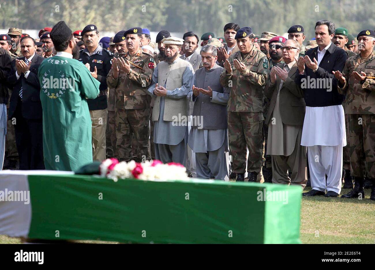 Army Chief General Ashfaq Pervez Kayani, Chief Minister Khyber ...