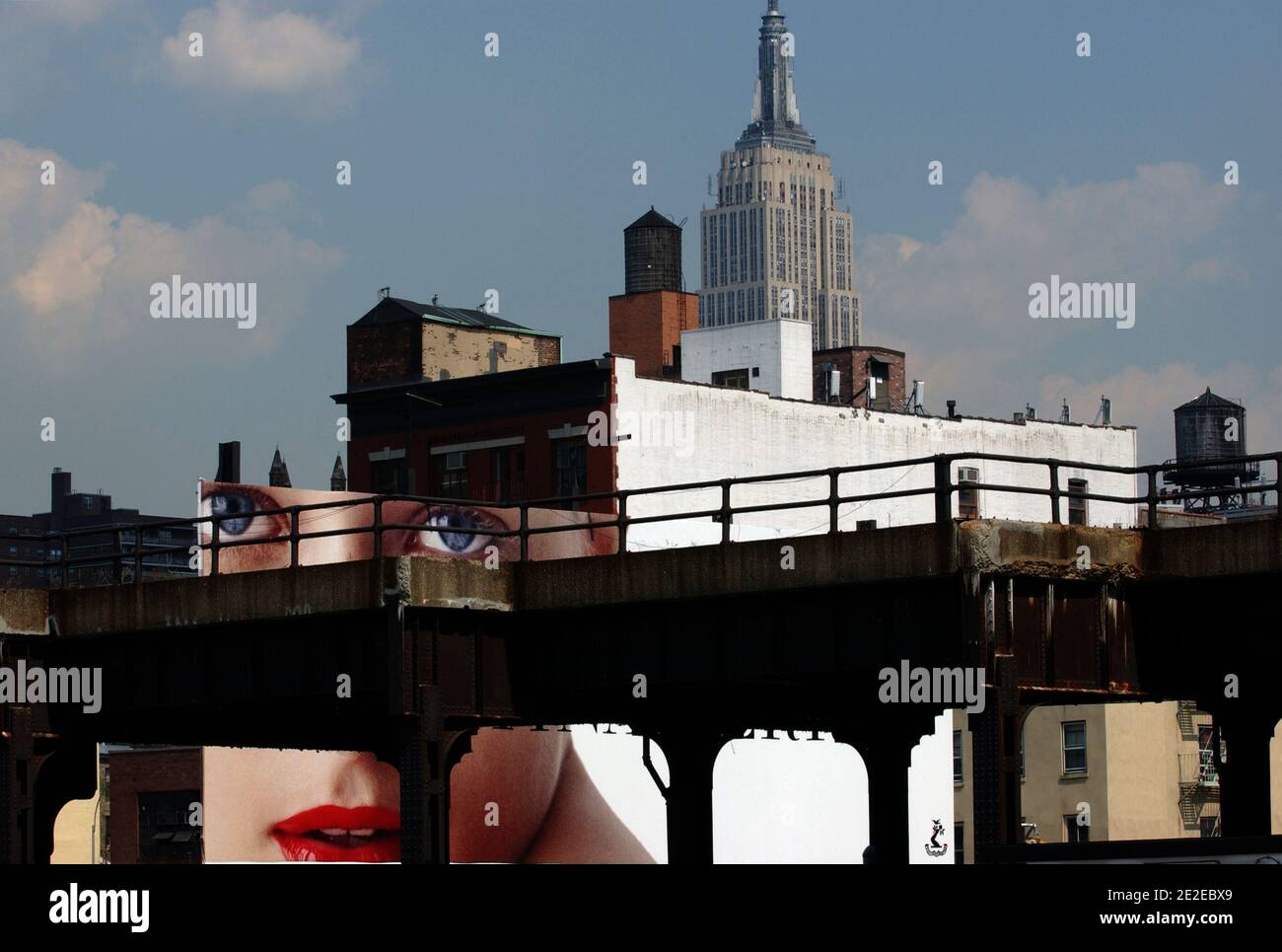 Publicite geante hi-res stock photography and images - Alamy