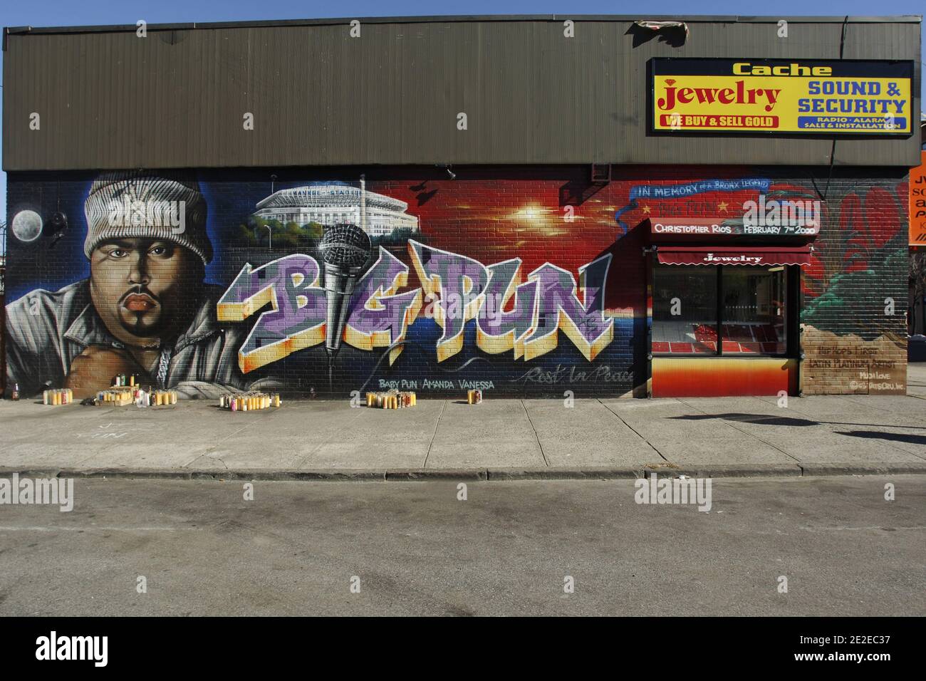 Painted wall, graff, graffiti, tag tribute to "Big Pun" rapper died of ...