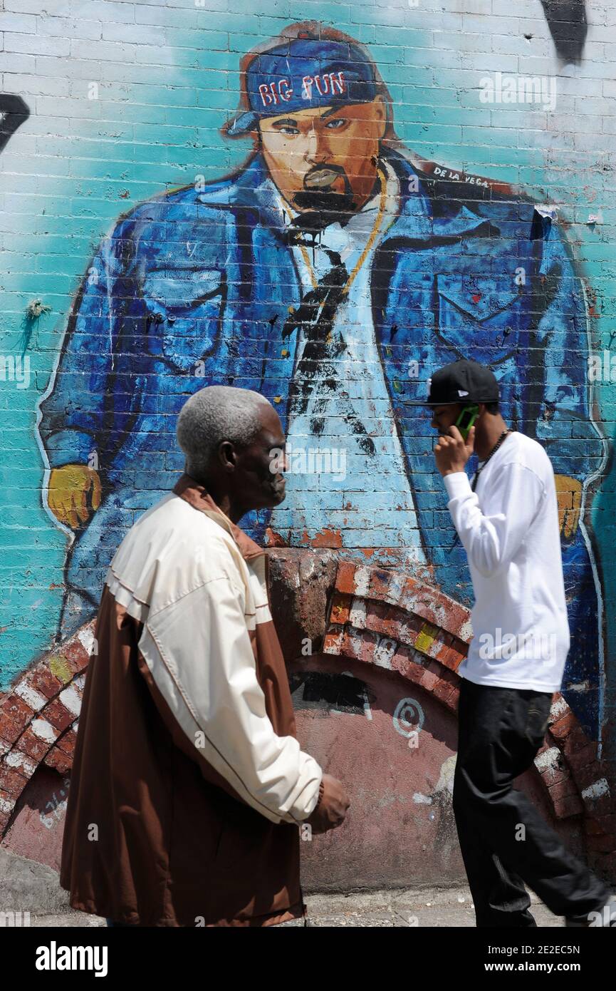 Big pun rapper hi-res stock photography and images - Alamy