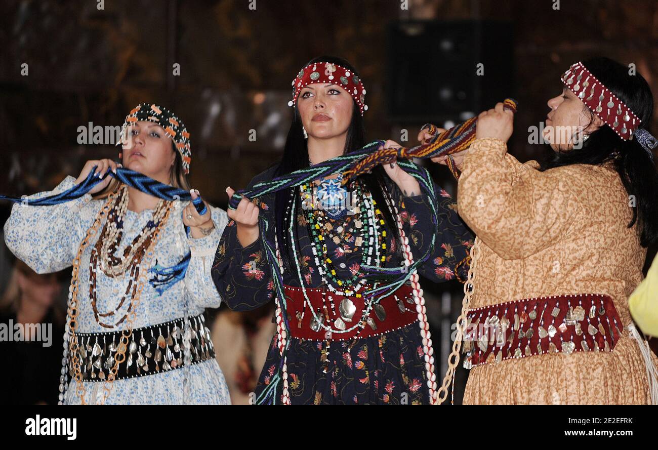 Wuk wuk hi-res stock photography and images - Alamy