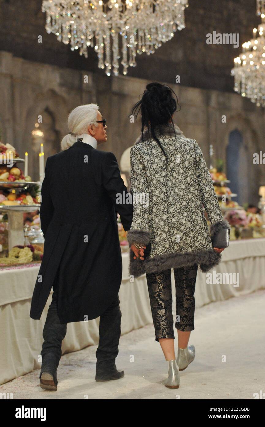 Stella Tennant and Designer Karl Lagerfeld attending the Chanel Paris ...