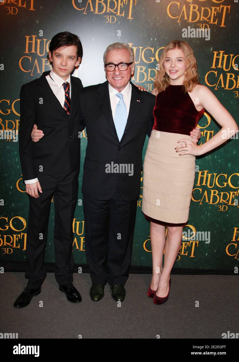 Asa Butterfield And Chloe Moretz Kiss