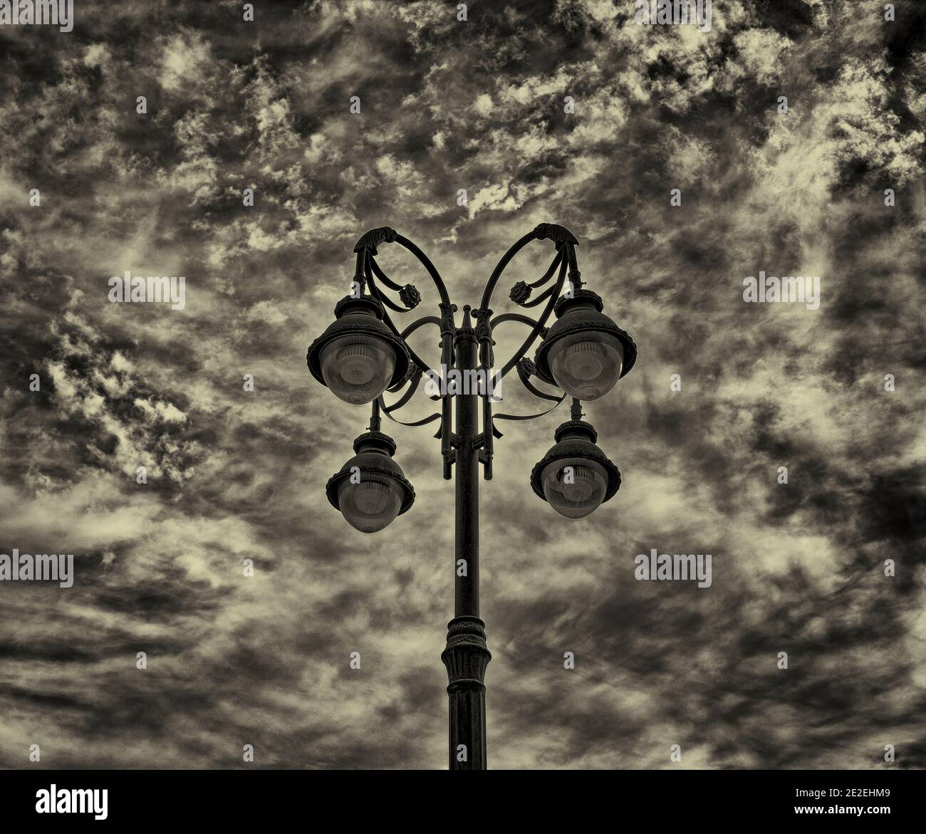 Old lamp posts hi-res stock photography and images - Alamy
