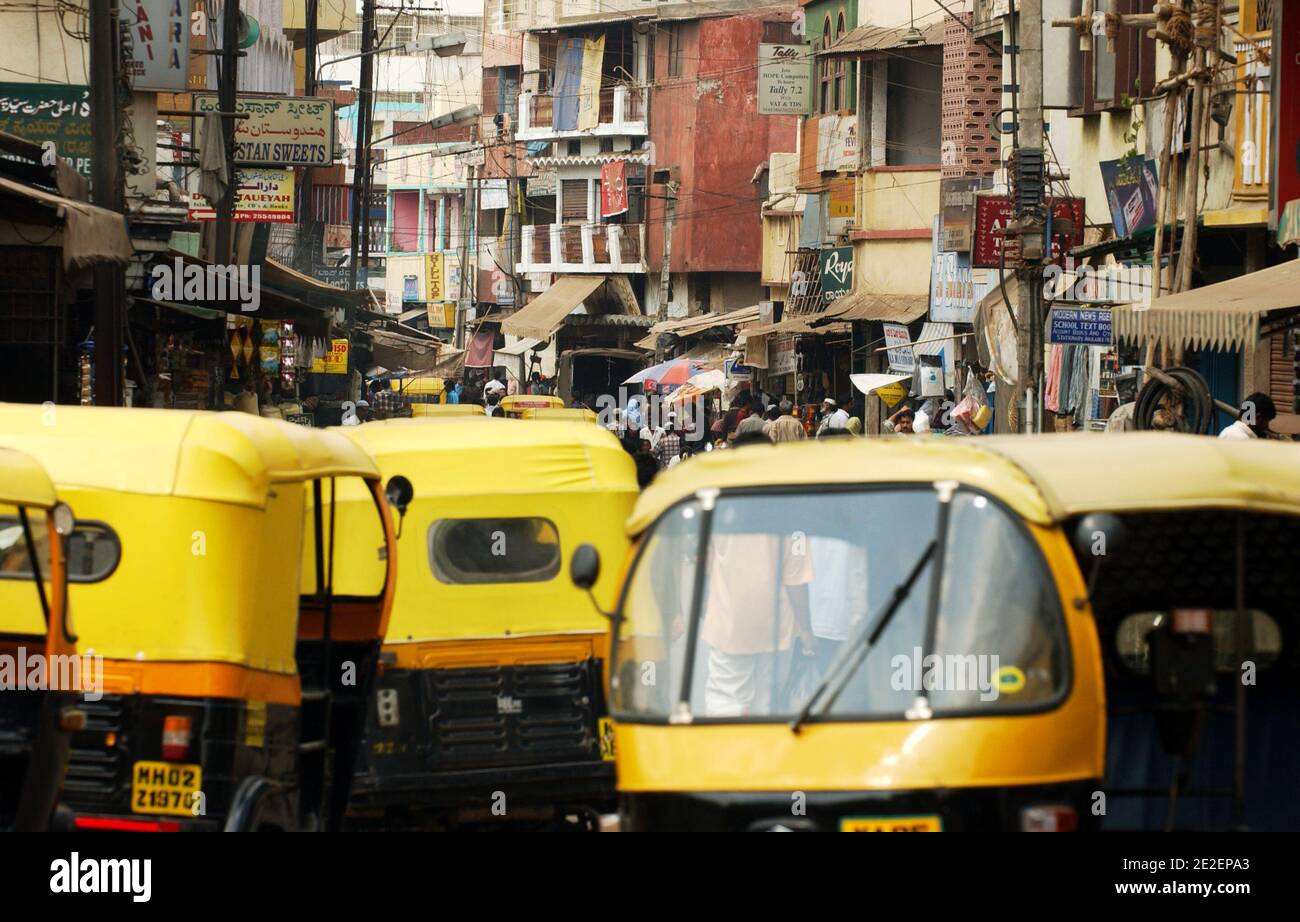 Grand Market, Russell Market, rickshaw, Bangalore, Karnataka, India ...