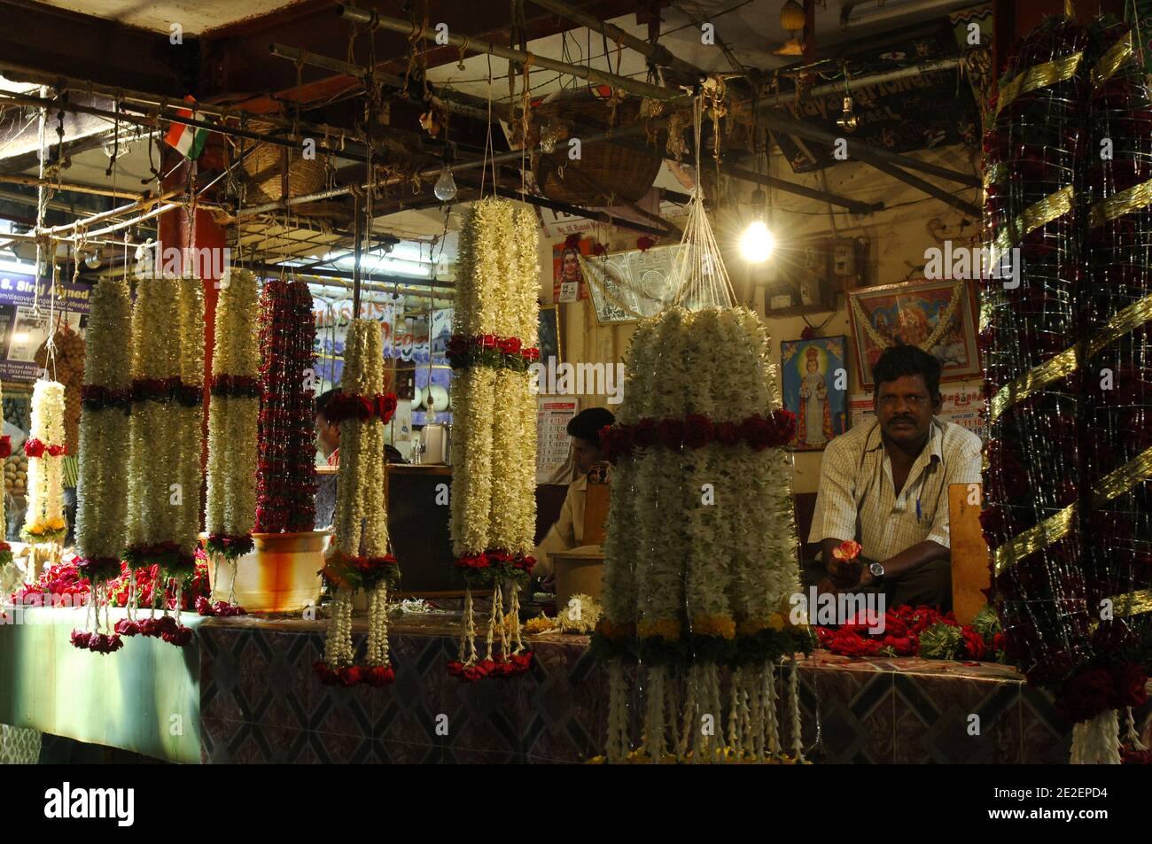 Russell market bangalore india hi-res stock photography and images - Alamy