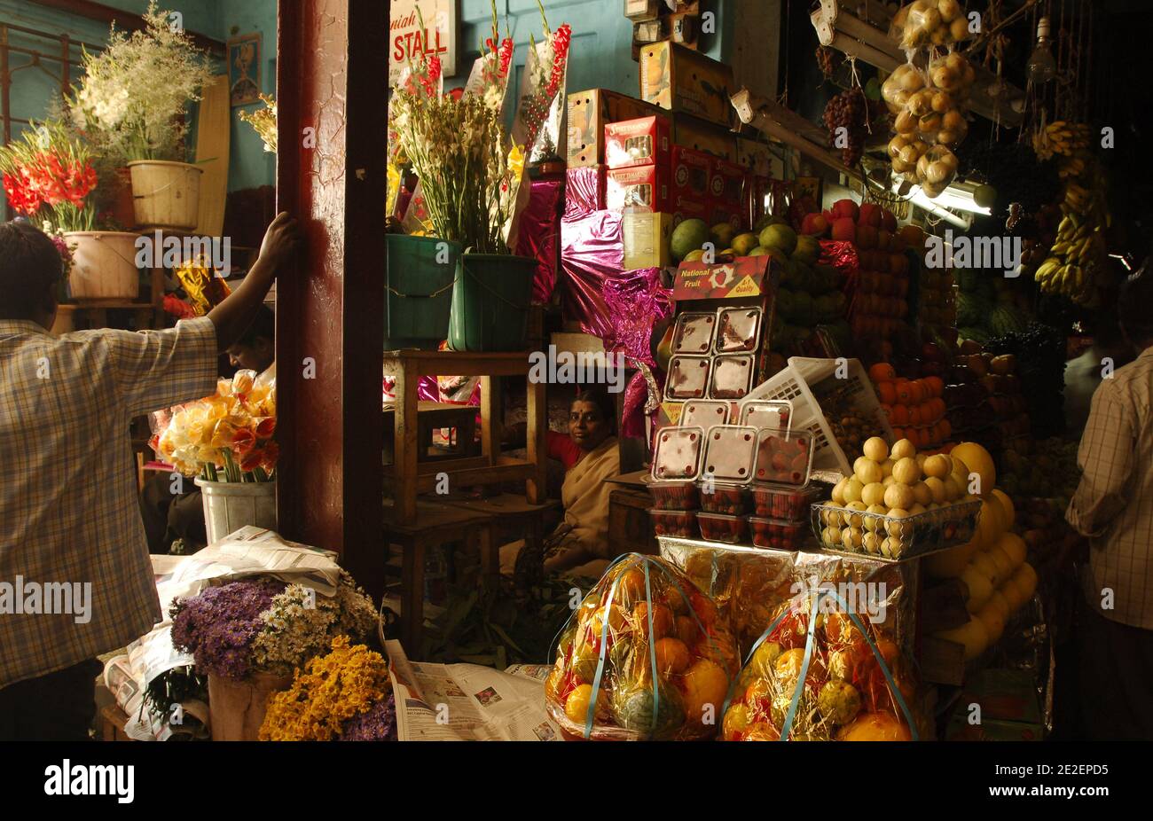 Russell market bangalore india hi-res stock photography and images - Alamy