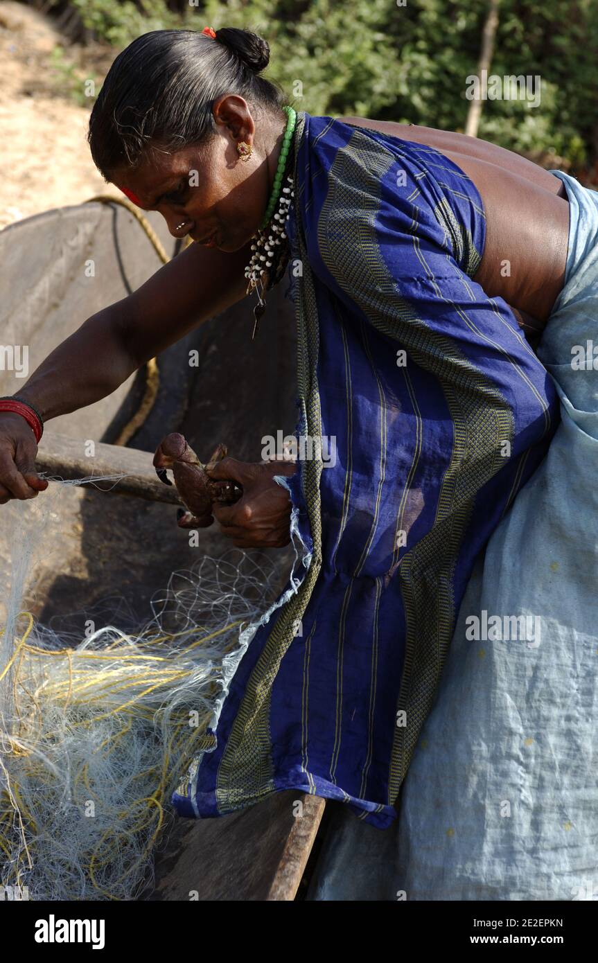Indian woman on the edges of the Om, the most famous beach in Gokarna ...