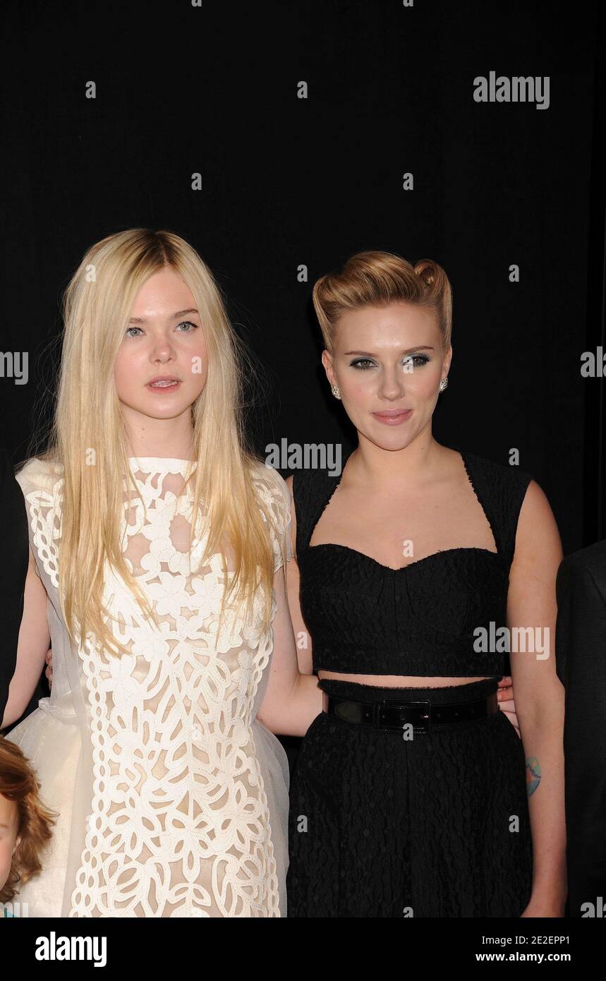 Elle fanning and scarlett johansson hi-res stock photography and images ...