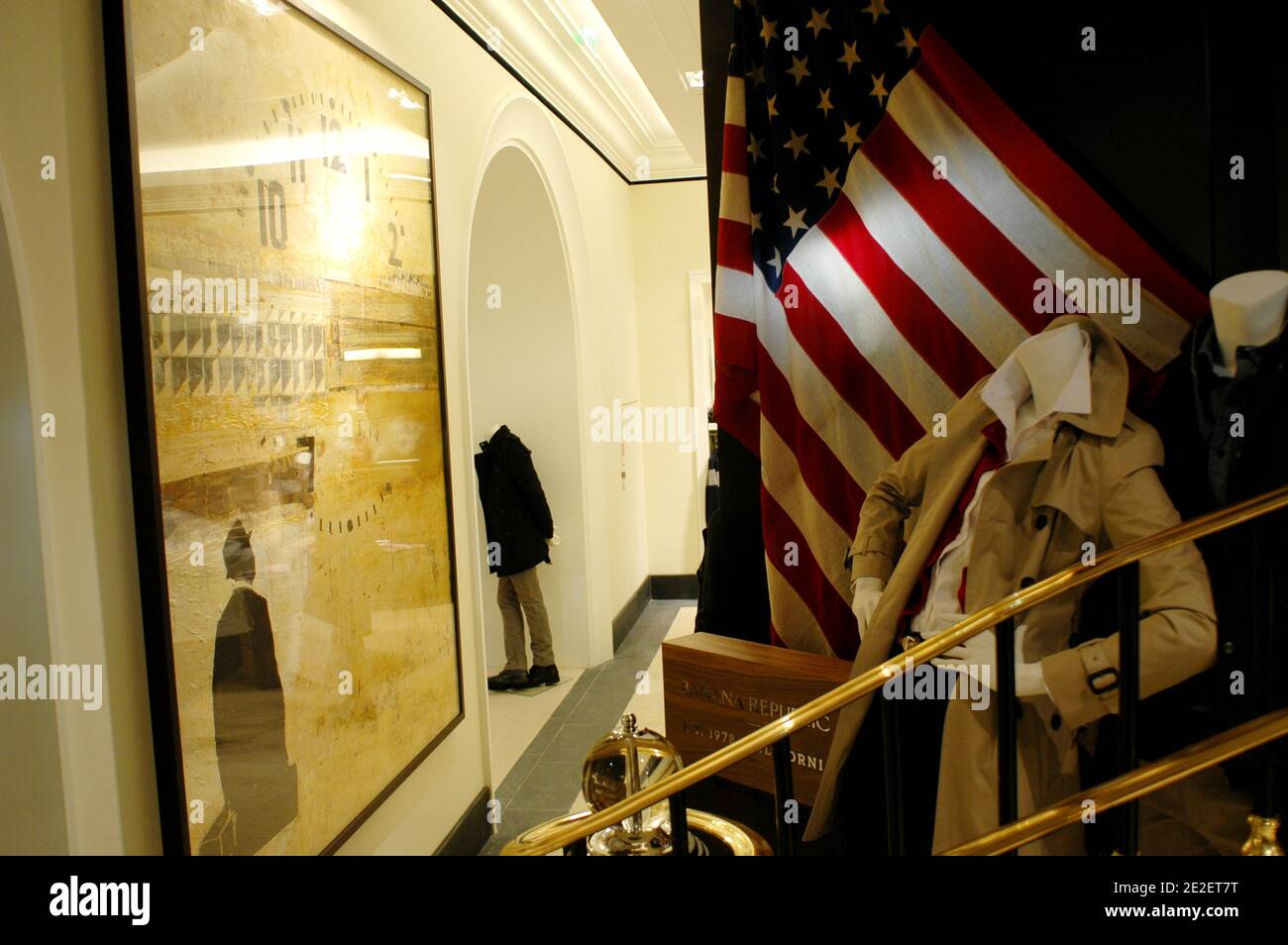 Gap store paris hi-res stock photography and images - Alamy
