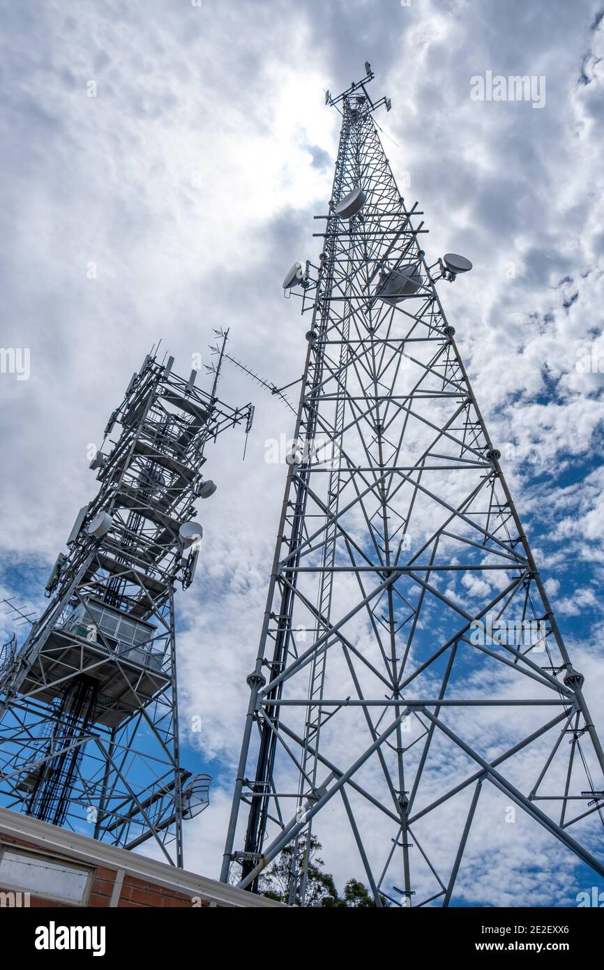 Tall antenna hi-res stock photography and images - Alamy