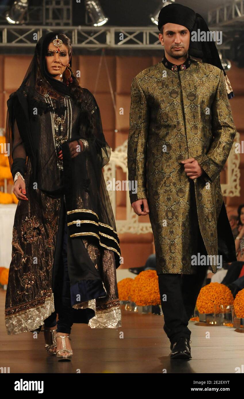 Pakistani catwalk hi-res stock photography and images - Alamy